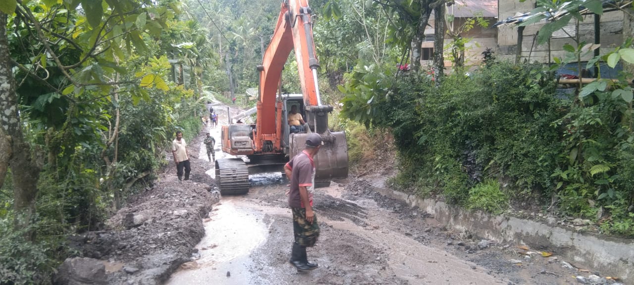 Pasca Banjir, PUPR Pidie Perbaiki Jalan dan Normalisasi Sungai - Media haba RAKYAT