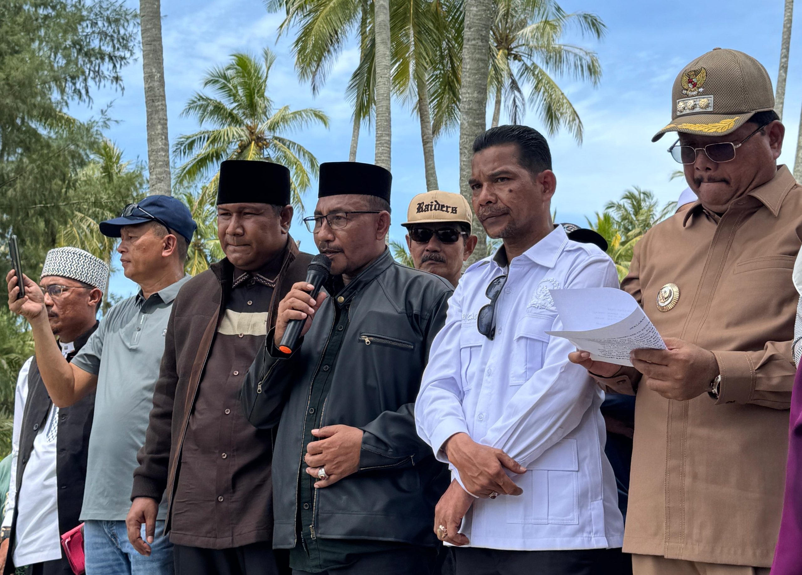 Jumpai Mualem, Bobby Tawarkan Kelola 4 Pulau Aceh, Haji Uma: Bukan Itu Kemauan Kami - Media haba ...